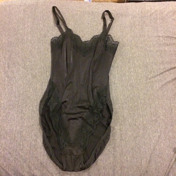 Henson Kickernick | Intimates & Sleepwear | Vintage Boned Lace Trimmed ...